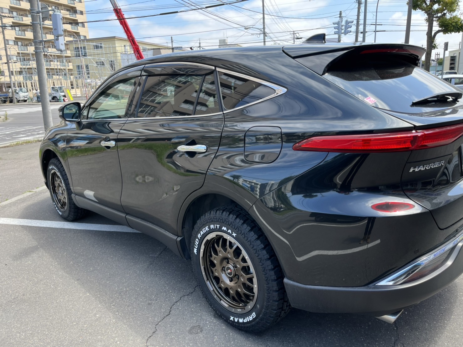 ハリアーにレアマイスター LMG MS-9WとグリップマックスMUD RAGE R／T MAXのセットを装着 | 北海道のタイヤ専門店 札幌 ...